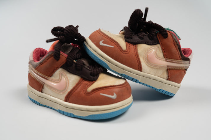NIKE KIDS DUNK MID TD "Social Status - Chocolate Milk" – Kenza's Closet